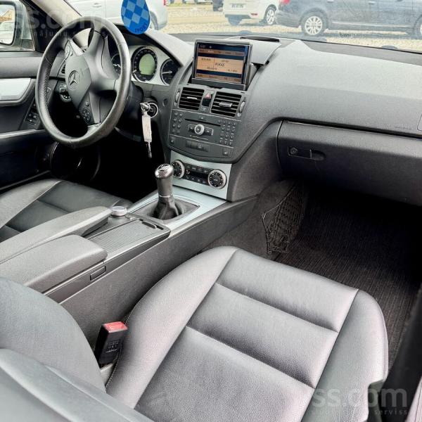 Grey Mercedes-Benz C 200 2008 in Riga, with an engine capacity of 2.10 L and mileage of 308 thousand km for 4000 €, photo 7 on AUTOMOTO.COM.LV