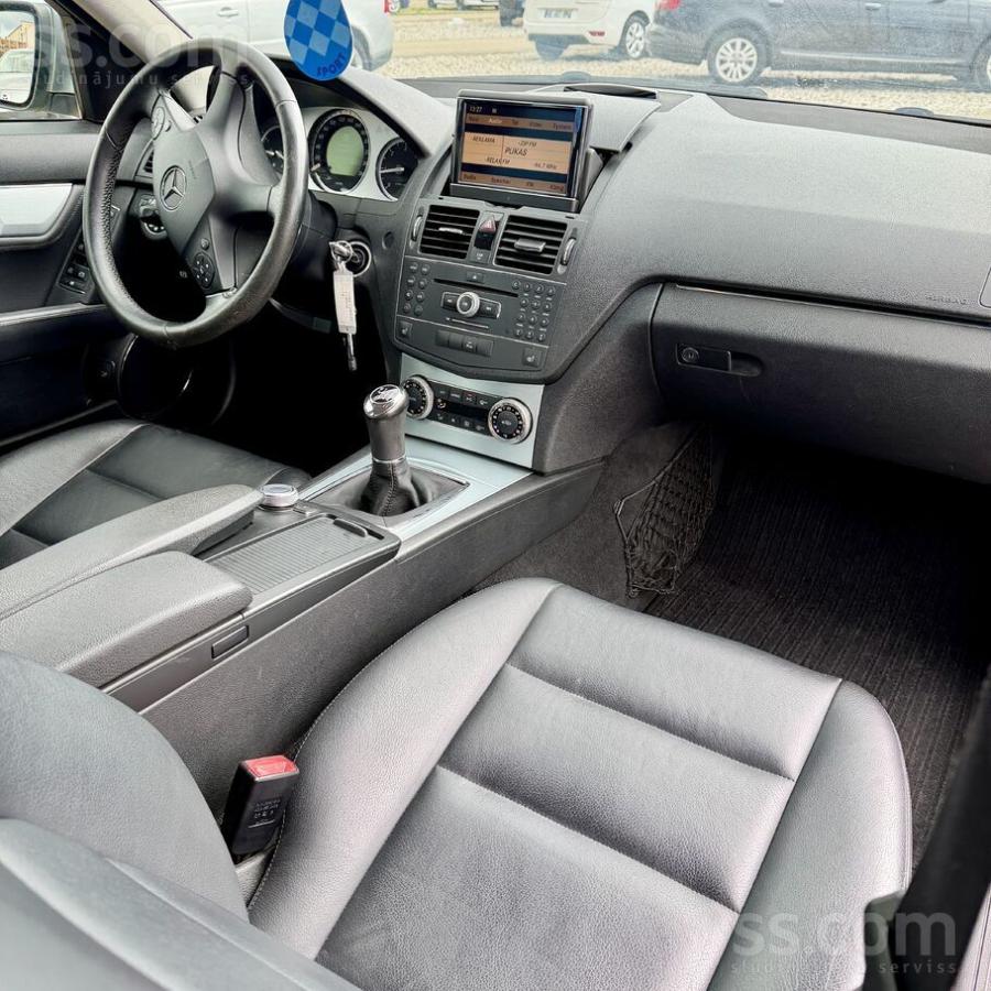 Grey Mercedes-Benz C 200 2008 in Riga, with an engine capacity of 2.10 L and mileage of 308 thousand km for 4000 €, photo 8 on AUTOMOTO.COM.LV