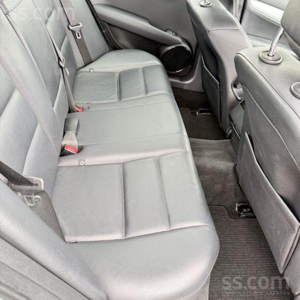 Grey Mercedes-Benz C 200 2008 in Riga, with an engine capacity of 2.10 L and mileage of 308 thousand km for 4000 €, photo 9 on AUTOMOTO.COM.LV