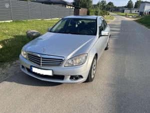 Pelēks Mercedes-Benz C 200 2008 Viļņa, ar dzinēja tilpumu 2.15 L un nobraukumu 236 tūkst. km par 4800 €, foto  vietnē AUTOMOTO.COM.LV