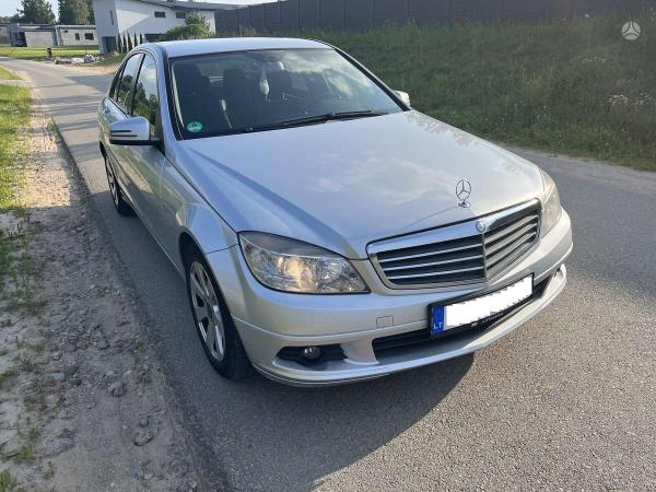 Pelēks Mercedes-Benz C 200 2008 Viļņa, ar dzinēja tilpumu 2.15 L un nobraukumu 236 tūkst. km par 4800 €, foto 2 vietnē AUTOMOTO.COM.LV
