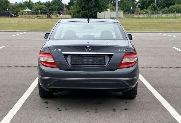Grey Mercedes-Benz C 200 2008 in Klaipeda, with an engine capacity of 2.15 L and mileage of 302 thousand km for 4150 €, photo 5 on AUTOMOTO.COM.LV