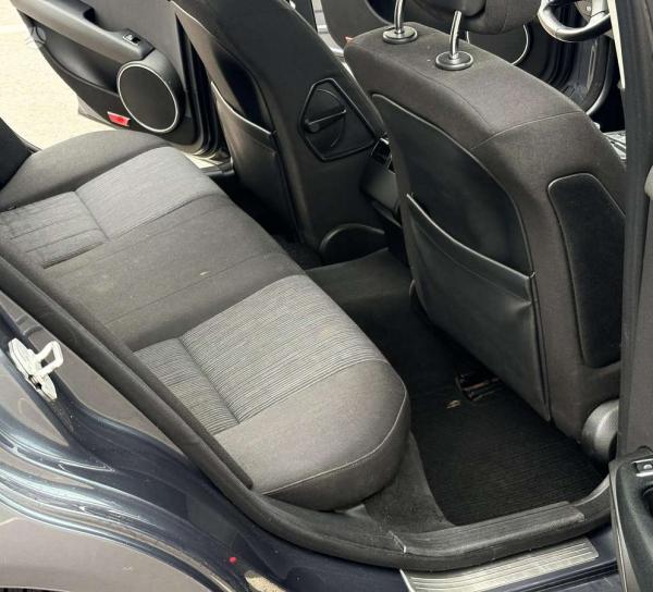 Grey Mercedes-Benz C 200 2008 in Klaipeda, with an engine capacity of 2.15 L and mileage of 302 thousand km for 4150 €, photo 10 on AUTOMOTO.COM.LV