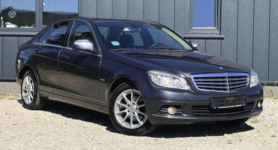 Pelēks Mercedes-Benz C 200 2008 Klaipėda, ar dzinēja tilpumu 2.15 L un nobraukumu 302 tūkst. km par 4150 €, foto 4 vietnē AUTOMOTO.COM.LV