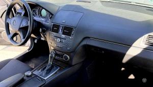 Pelēks Mercedes-Benz C 200 2008 Klaipėda, ar dzinēja tilpumu 2.15 L un nobraukumu 302 tūkst. km par 4150 €, foto 11 vietnē AUTOMOTO.COM.LV