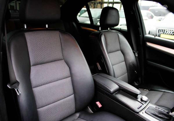 Grey Mercedes-Benz C 200 2009 in Klaipeda, with an engine capacity of 2.10 L and mileage of 237 thousand km for 5990 €, photo 11 on AUTOMOTO.COM.LV