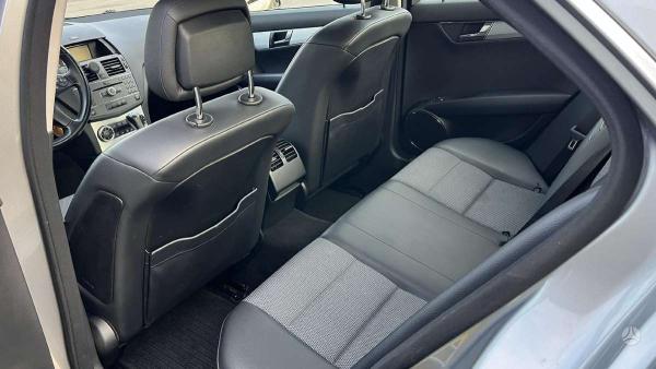 Grey Mercedes-Benz C 200 2009 in Panevezys, with an engine capacity of 1.80 L and mileage of 187 thousand km for 6500 €, photo 11 on AUTOMOTO.COM.LV