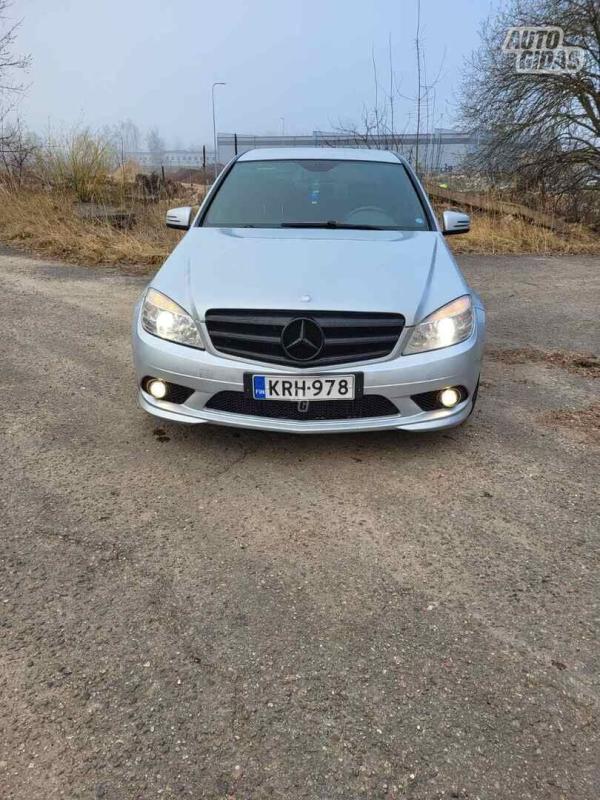Grey Mercedes-Benz C 200 2009 in Radviliskis, with an engine capacity of 1.10 L and mileage of 242 thousand km for 5500 €, photo 2 on AUTOMOTO.COM.LV