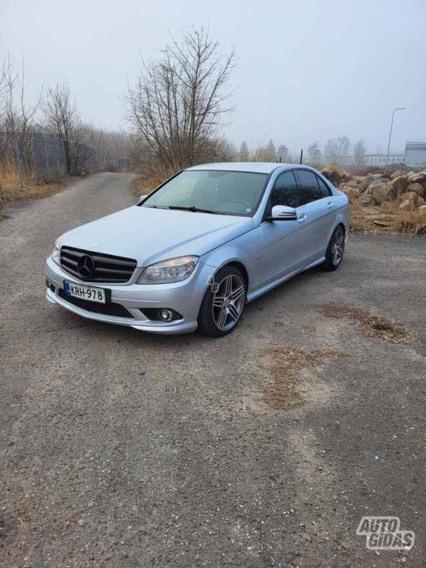 Grey Mercedes-Benz C 200 2009 in Radviliskis, with an engine capacity of 1.10 L and mileage of 242 thousand km for 5500 €, photo 3 on AUTOMOTO.COM.LV