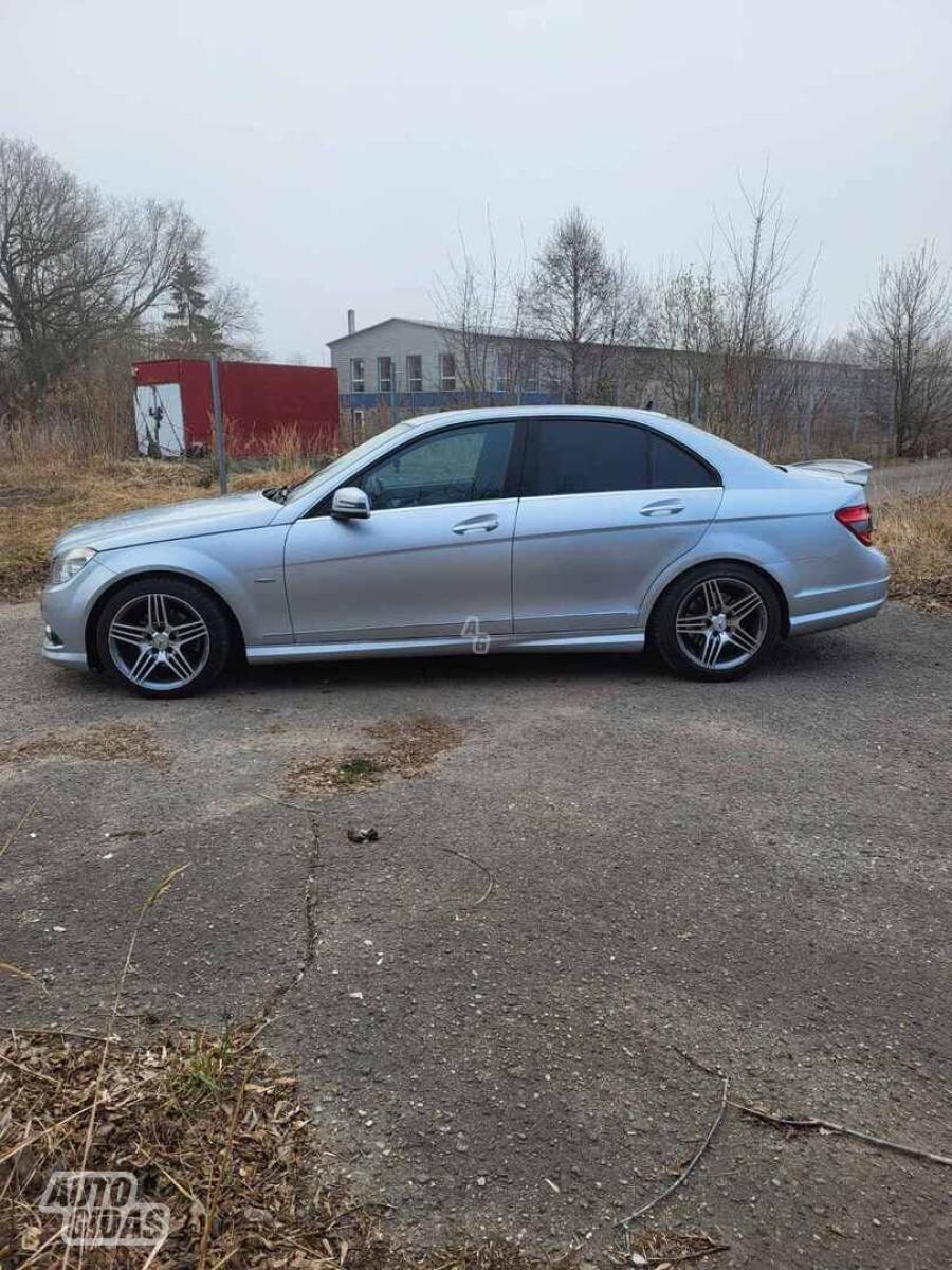 Grey Mercedes-Benz C 200 2009 in Radviliskis, with an engine capacity of 1.10 L and mileage of 242 thousand km for 5500 €, photo 5 on AUTOMOTO.COM.LV