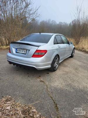 Grey Mercedes-Benz C 200 2009 in Radviliskis, with an engine capacity of 1.10 L and mileage of 242 thousand km for 5500 €, photo 6 on AUTOMOTO.COM.LV