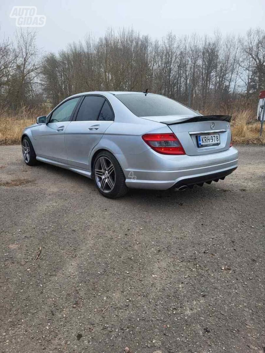 Grey Mercedes-Benz C 200 2009 in Radviliskis, with an engine capacity of 1.10 L and mileage of 242 thousand km for 5500 €, photo 8 on AUTOMOTO.COM.LV