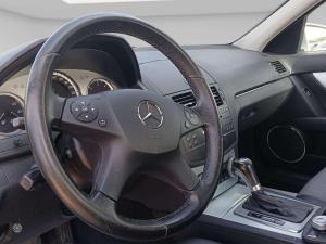 Pelēks Mercedes-Benz C 200 2009 Viļņa, ar dzinēja tilpumu 2.15 L un nobraukumu 286 tūkst. km par 4900 €, foto 7 vietnē AUTOMOTO.COM.LV