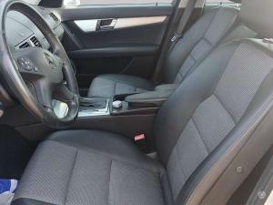 Pelēks Mercedes-Benz C 200 2009 Viļņa, ar dzinēja tilpumu 2.15 L un nobraukumu 286 tūkst. km par 4900 €, foto 8 vietnē AUTOMOTO.COM.LV