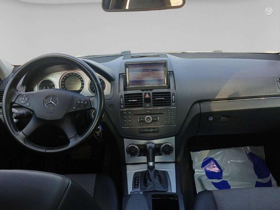 Pelēks Mercedes-Benz C 200 2009 Viļņa, ar dzinēja tilpumu 2.15 L un nobraukumu 286 tūkst. km par 4900 €, foto 10 vietnē AUTOMOTO.COM.LV