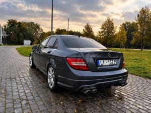 Pelēks Mercedes-Benz C 200 2009 Rīga, ar dzinēja tilpumu 1.80 L un nobraukumu 250 tūkst. km par 5400 €, foto 1 vietnē AUTOMOTO.COM.LV