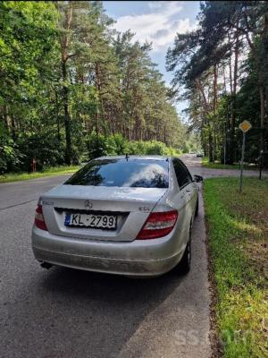Pelēks Mercedes-Benz C 200 2010 Rīga, ar dzinēja tilpumu 2.00 L un nobraukumu 210 tūkst. km par 5000 €, foto 3 vietnē AUTOMOTO.COM.LV