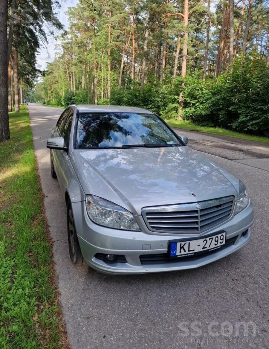 Pelēks Mercedes-Benz C 200 2010 Rīga, ar dzinēja tilpumu 2.00 L un nobraukumu 210 tūkst. km par 5000 €, foto 4 vietnē AUTOMOTO.COM.LV