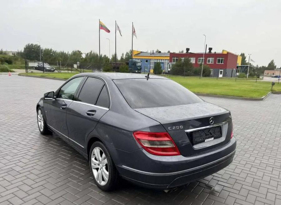 Grey Mercedes-Benz C 200 2010 in Telschi, with an engine capacity of 2.20 L and mileage of 252 thousand km for 4990 €, photo 8 on AUTOMOTO.COM.LV