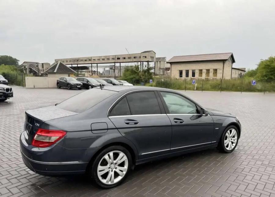 Grey Mercedes-Benz C 200 2010 in Telschi, with an engine capacity of 2.20 L and mileage of 252 thousand km for 4990 €, photo 11 on AUTOMOTO.COM.LV