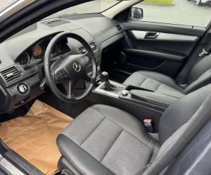 Grey Mercedes-Benz C 200 2010 in Telschi, with an engine capacity of 2.20 L and mileage of 252 thousand km for 4990 €, photo 13 on AUTOMOTO.COM.LV