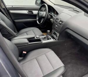 Grey Mercedes-Benz C 200 2010 in Telschi, with an engine capacity of 2.20 L and mileage of 252 thousand km for 4990 €, photo 14 on AUTOMOTO.COM.LV