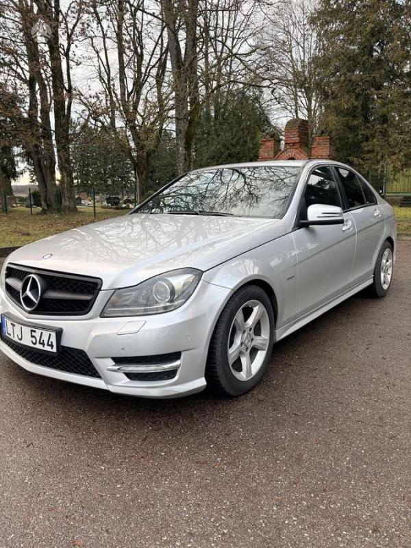 Grey Mercedes-Benz C 200 2011 in Kaunas, with an engine capacity of 2.14 L and mileage of 374 thousand km for 8100 €, photo 2 on AUTOMOTO.COM.LV