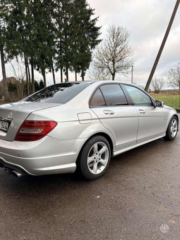 Grey Mercedes-Benz C 200 2011 in Kaunas, with an engine capacity of 2.14 L and mileage of 374 thousand km for 8100 €, photo 6 on AUTOMOTO.COM.LV