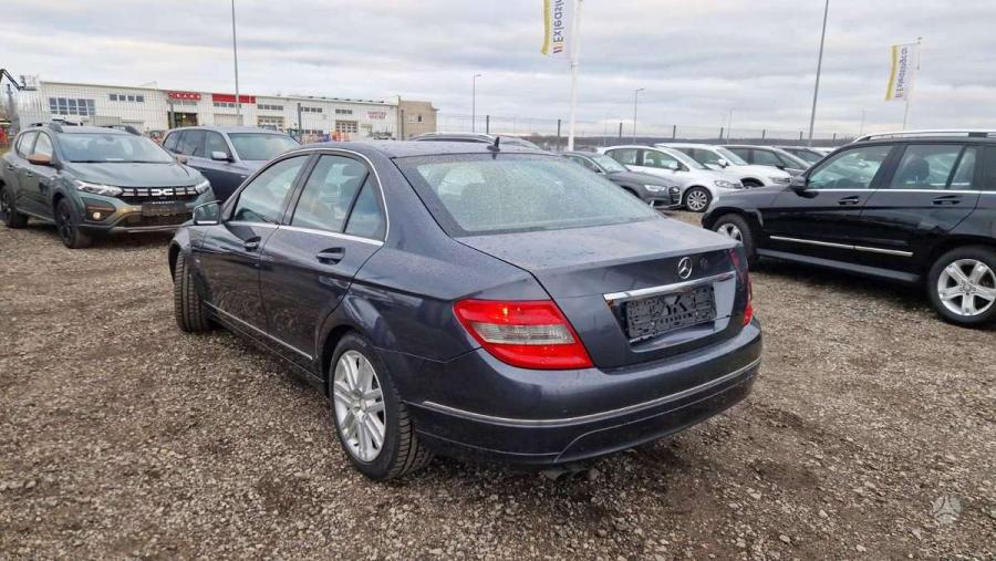 Grey Mercedes-Benz C 200 2011 in Marijampole, with an engine capacity of 2.15 L and mileage of 284 thousand km for 6990 €, photo 7 on AUTOMOTO.COM.LV