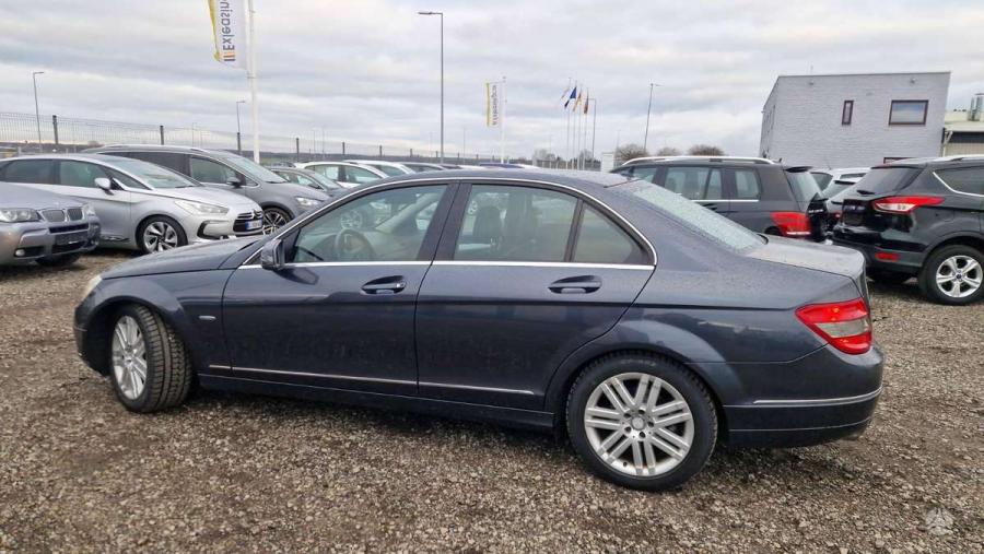 Grey Mercedes-Benz C 200 2011 in Marijampole, with an engine capacity of 2.15 L and mileage of 284 thousand km for 6990 €, photo 8 on AUTOMOTO.COM.LV