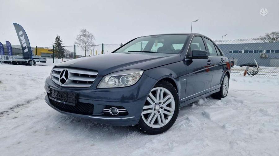 Pelēks Mercedes-Benz C 200 2011 Marijampole, ar dzinēja tilpumu 2.15 L un nobraukumu 284 tūkst. km par 6490 €, foto 2 vietnē AUTOMOTO.COM.LV