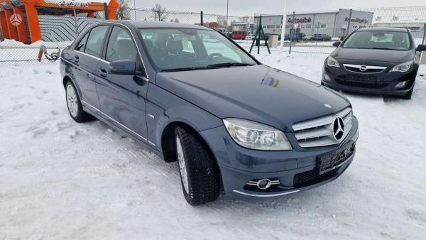 Pelēks Mercedes-Benz C 200 2011 Marijampole, ar dzinēja tilpumu 2.15 L un nobraukumu 284 tūkst. km par 6490 €, foto 4 vietnē AUTOMOTO.COM.LV
