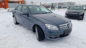 Pelēks Mercedes-Benz C 200 2011 Marijampole, ar dzinēja tilpumu 2.15 L un nobraukumu 284 tūkst. km par 6490 €, foto 4 vietnē AUTOMOTO.COM.LV