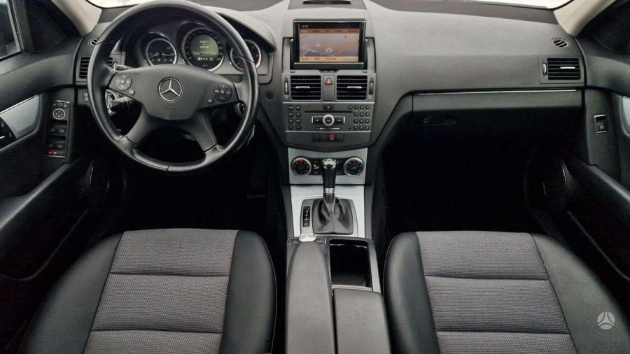 Pelēks Mercedes-Benz C 200 2011 Marijampole, ar dzinēja tilpumu 2.15 L un nobraukumu 284 tūkst. km par 6490 €, foto 15 vietnē AUTOMOTO.COM.LV