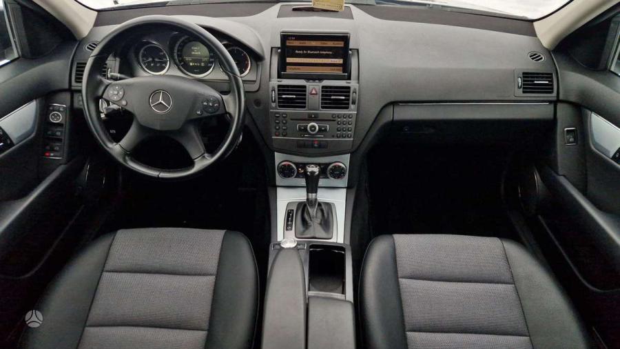 Pelēks Mercedes-Benz C 200 2011 Marijampole, ar dzinēja tilpumu 2.15 L un nobraukumu 284 tūkst. km par 6490 €, foto 17 vietnē AUTOMOTO.COM.LV