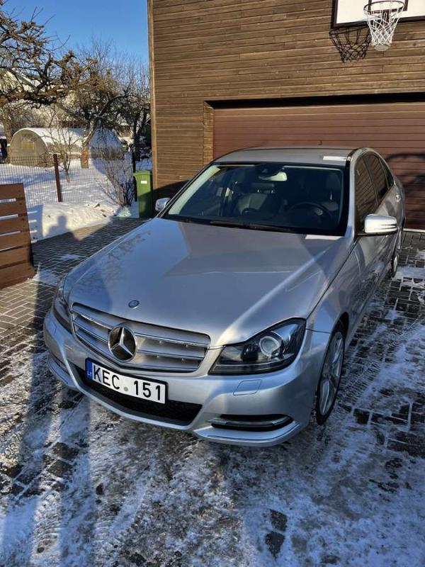 Grey Mercedes-Benz C 200 2011 in Kaunas, with an engine capacity of 2.14 L and mileage of 208 thousand km for 7800 €, photo 3 on AUTOMOTO.COM.LV