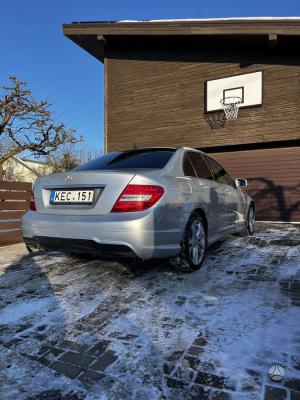 Pelēks Mercedes-Benz C 200 2011 Kauņa, ar dzinēja tilpumu 2.14 L un nobraukumu 208 tūkst. km par 7800 €, foto 4 vietnē AUTOMOTO.COM.LV