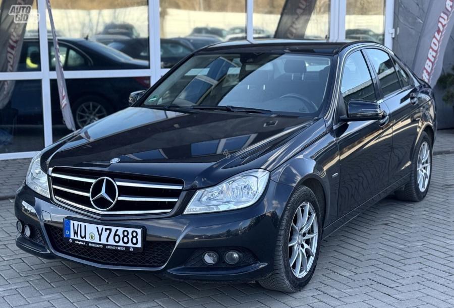 Grey Mercedes-Benz C 200 2011 in Radviliskis, with an engine capacity of 2.20 L and mileage of 278 thousand km for 6650 €, photo 5 on AUTOMOTO.COM.LV