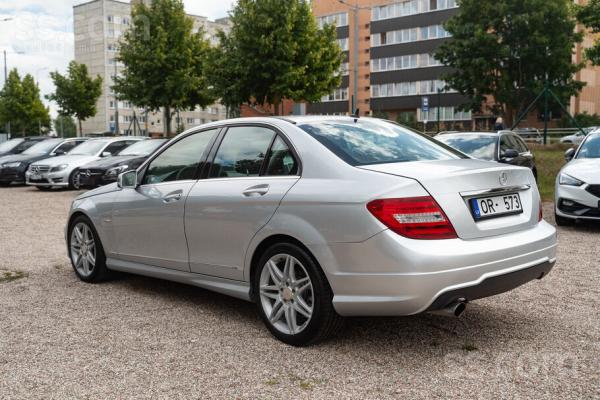 Grey Mercedes-Benz C 200 2011 in Liepaja, with an engine capacity of 2.20 L and mileage of 280 thousand km for 5500 €, photo 8 on AUTOMOTO.COM.LV
