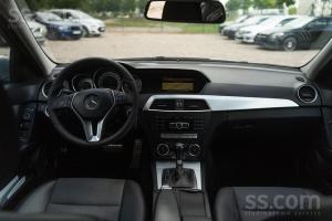 Серый Мерседес Ц 200 2011 в Лиепая, объемом двигателя 2.20 л и пробегом 280 тыс. км за 5500 €, фото 12 на AUTOMOTO.COM.LV