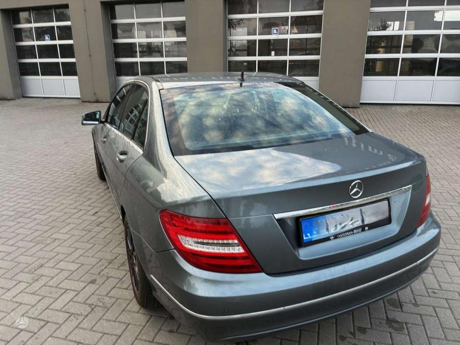 Grey Mercedes-Benz C 200 2011 in Panevezys, with an engine capacity of 2.14 L and mileage of 256 thousand km for 5300 €, photo 8 on AUTOMOTO.COM.LV