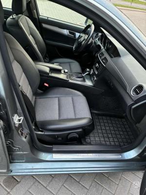 Grey Mercedes-Benz C 200 2011 in Panevezys, with an engine capacity of 2.14 L and mileage of 256 thousand km for 5300 €, photo 13 on AUTOMOTO.COM.LV