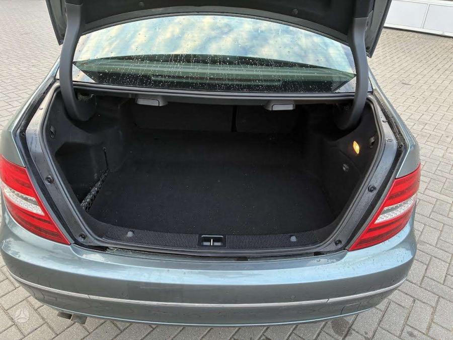 Grey Mercedes-Benz C 200 2011 in Panevezys, with an engine capacity of 2.14 L and mileage of 256 thousand km for 5300 €, photo 16 on AUTOMOTO.COM.LV