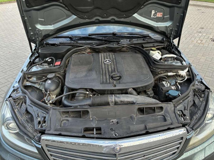 Grey Mercedes-Benz C 200 2011 in Panevezys, with an engine capacity of 2.14 L and mileage of 256 thousand km for 5300 €, photo 19 on AUTOMOTO.COM.LV