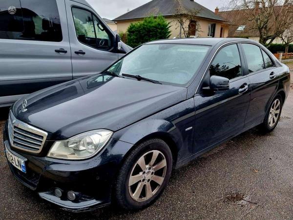 Grey Mercedes-Benz C 200 2012 in Taurage, with an engine capacity of 2.14 L and mileage of 268 thousand km for 4900 €, photo 1 on AUTOMOTO.COM.LV