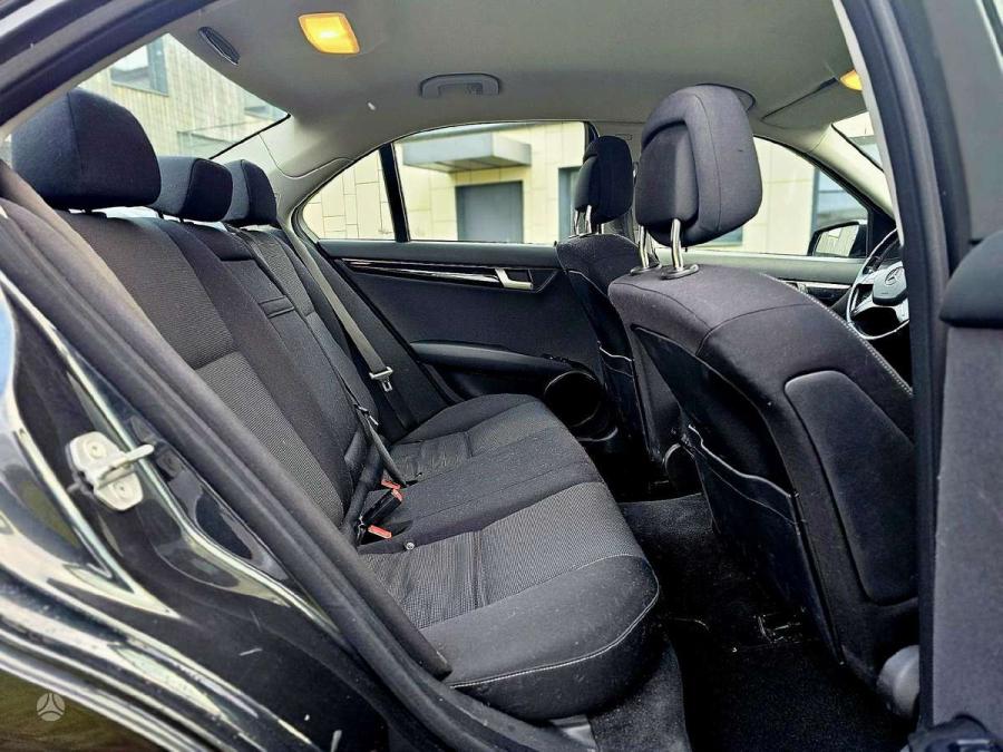 Серый Мерседес Ц 200 2012 в Таураге, объемом двигателя 2.14 л и пробегом 268 тыс. км за 4800 €, фото 31 на AUTOMOTO.COM.LV