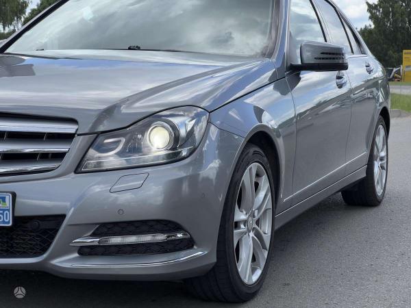Grey Mercedes-Benz C 200 2012 in Taurage, with an engine capacity of 2.14 L and mileage of 200 thousand km for 7000 €, photo 5 on AUTOMOTO.COM.LV