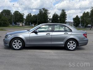 Pelēks Mercedes-Benz C 200 2012 Ogre, ar dzinēja tilpumu 2.20 L un nobraukumu 247 tūkst. km par 7490 €, foto 5 vietnē AUTOMOTO.COM.LV