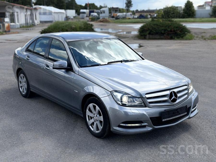 Pelēks Mercedes-Benz C 200 2012 Ogre, ar dzinēja tilpumu 2.20 L un nobraukumu 247 tūkst. km par 7490 €, foto 10 vietnē AUTOMOTO.COM.LV