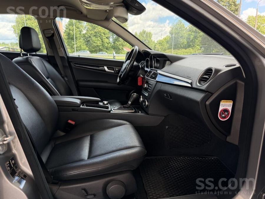Pelēks Mercedes-Benz C 200 2012 Ogre, ar dzinēja tilpumu 2.20 L un nobraukumu 247 tūkst. km par 7490 €, foto 13 vietnē AUTOMOTO.COM.LV